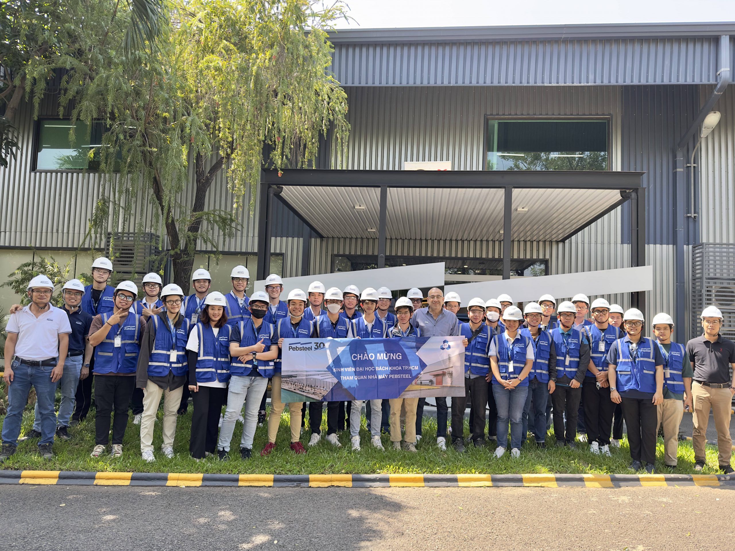 Chào Đón Sinh Viên CLC HCMUT tới Nhà Máy Tiền Chế của PebSteel Vũng Tàu ...